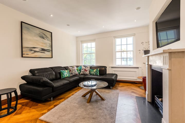 Chic Chelsea 2br Apt W/balcony By King’s Road - Chelsea