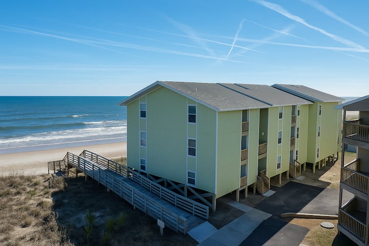 Surf City Getaway - Pool & Ocean Views - Surf City, NC