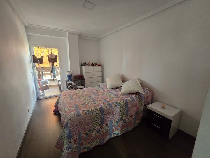 Habitación Top – 1 O 2 Personas, Precio Cerrado - Alicante