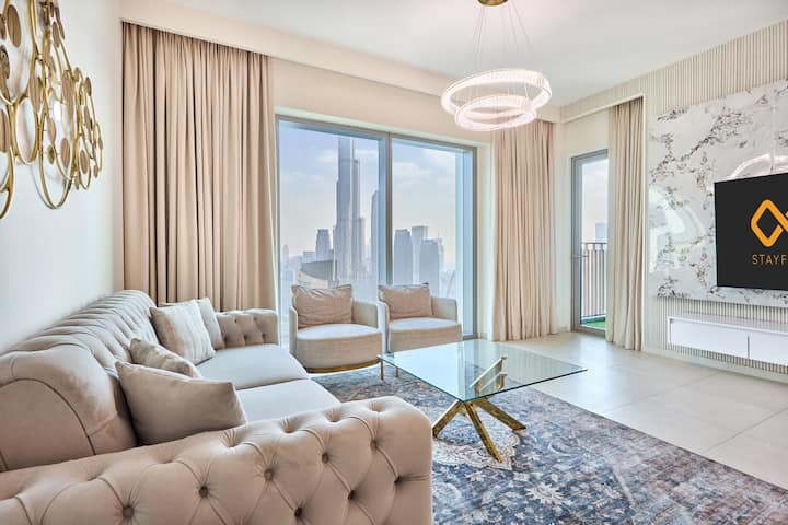 Elegant 4-bedroom Burj View Apartment - Dubai