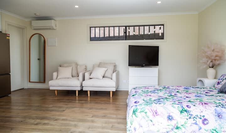 Seaside Granny Flat - Adelaide