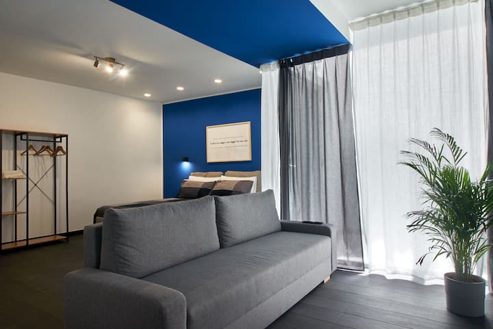 "Black Room & Breakfast - Room 1" - Bari