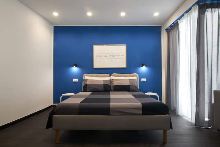"Black Room & Breakfast - Room 1" - Bari