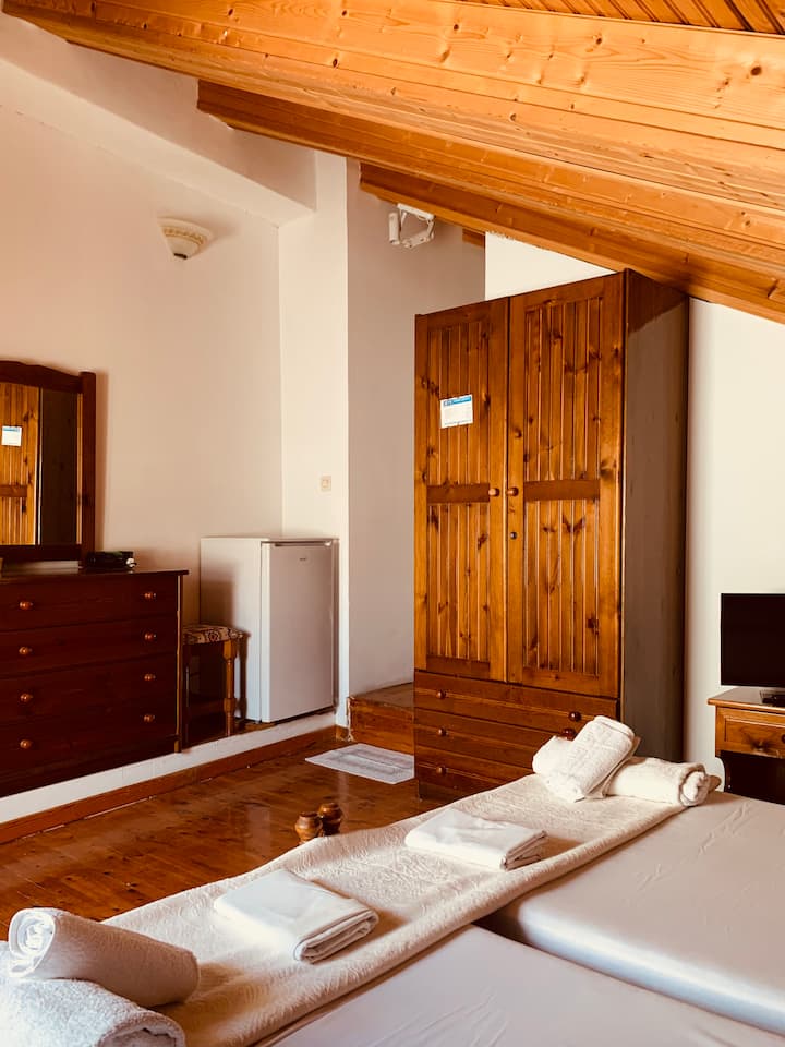 Georgia Room (4) - Paxos