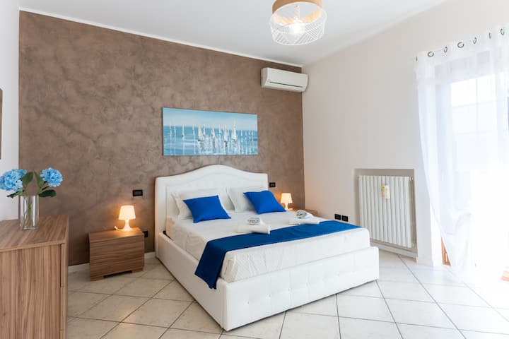 Penthouse Sea View, 2 Suites, 2 Baths, Central - Pescara