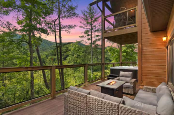 New Listing! Modern Cabin  Mtn Views  4br & 4ba - Townsend, TN