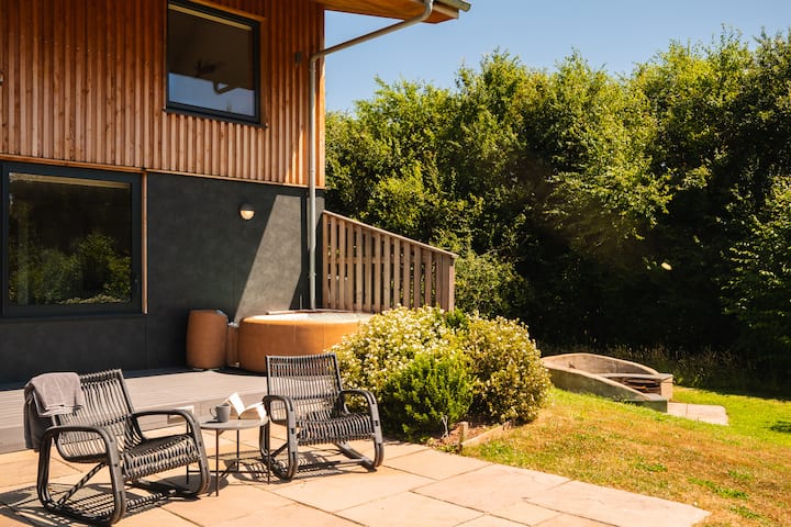 Cynefin Retreats-chestnut Luxe Lodge With Hot Tub - Hay-on-Wye