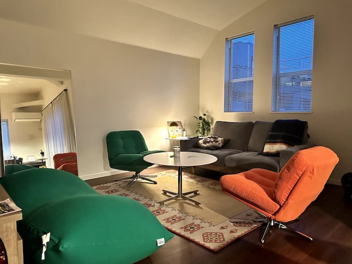 Entire House | 2 Bedrooms (Single/queen Beds) - 미타카시