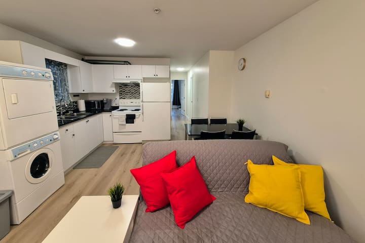 2 Bedroom Ground Floor Guest Suite In Vancouver - Burnaby