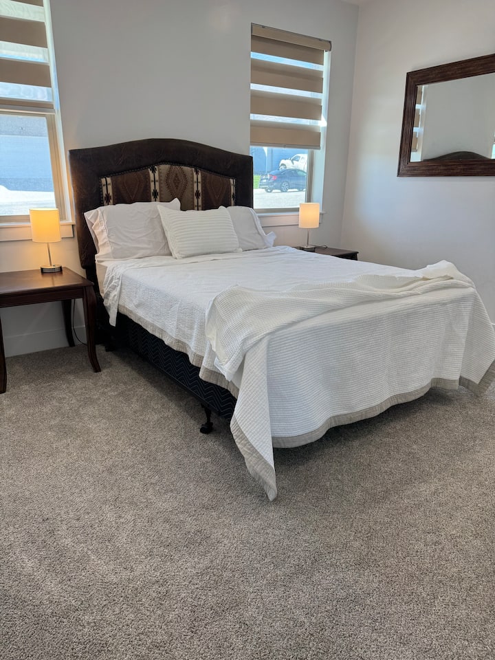 Spacious Home W/ Great View 4/3 - Winnemucca, NV