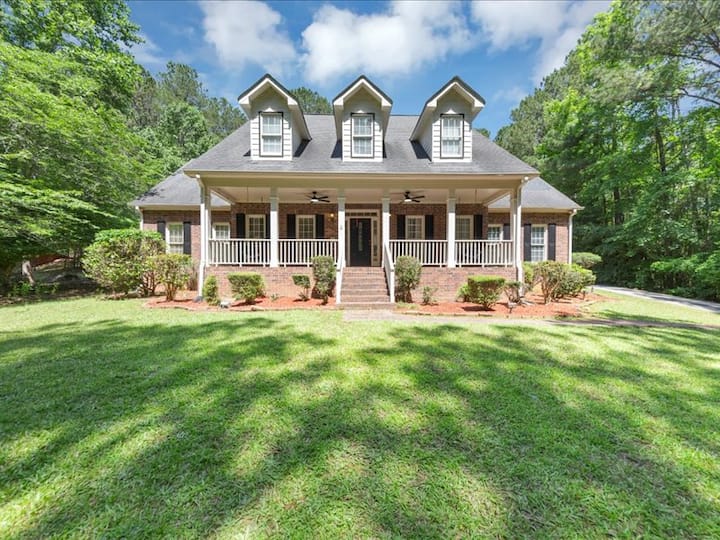 Emerald Haven
Close To Atlanta Airport
Pool, Spa - Jonesboro, GA
