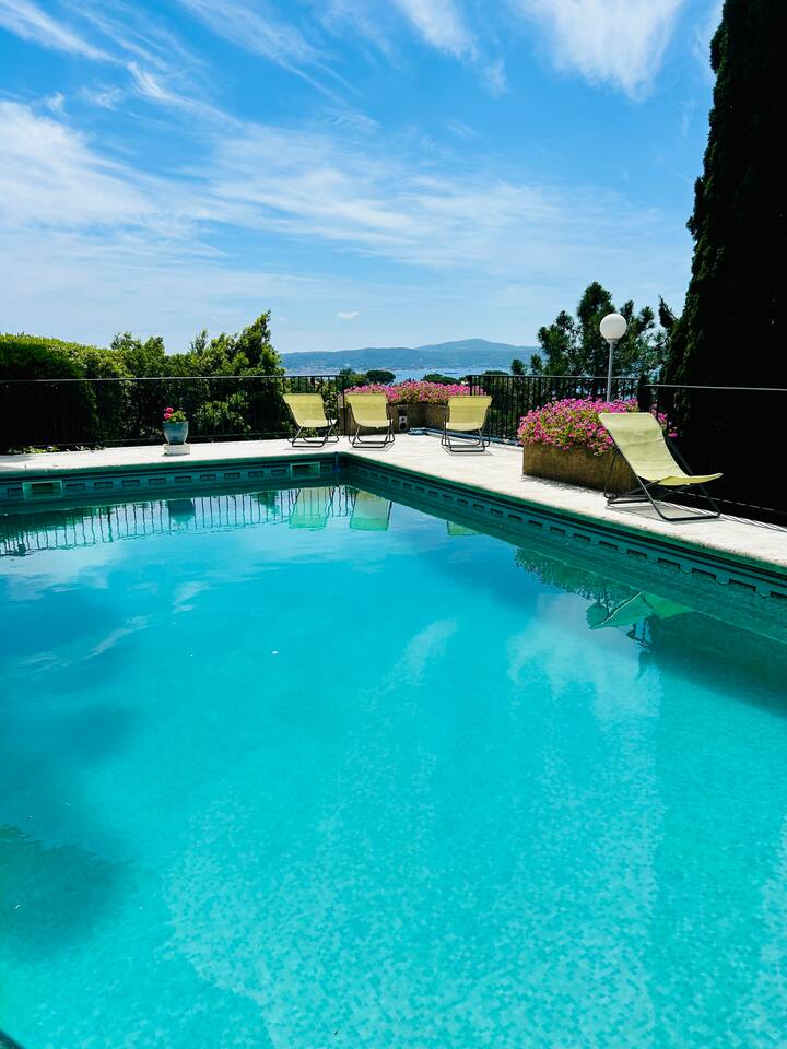 Rez De Jardin Dans Villa Vue Mer Et Piscine - Sainte-Maxime