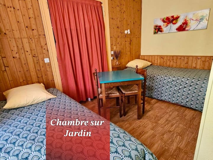 Chambre Sur Jardin Proche Centre Ville - Aix-les-Bains