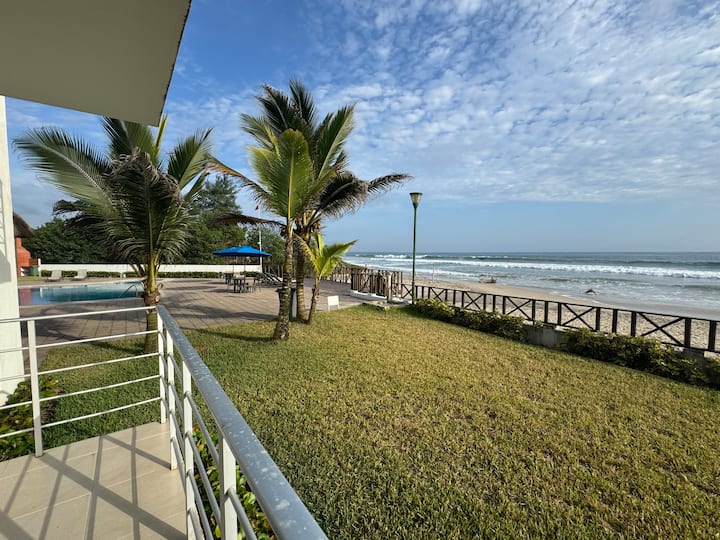 Beachfront "Oasis" Condo - Montanita