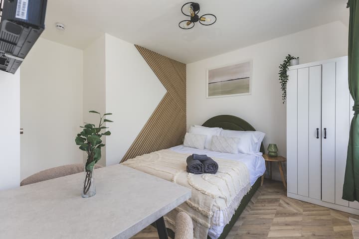 Studio Flat In Highbury Great Location -04 - London