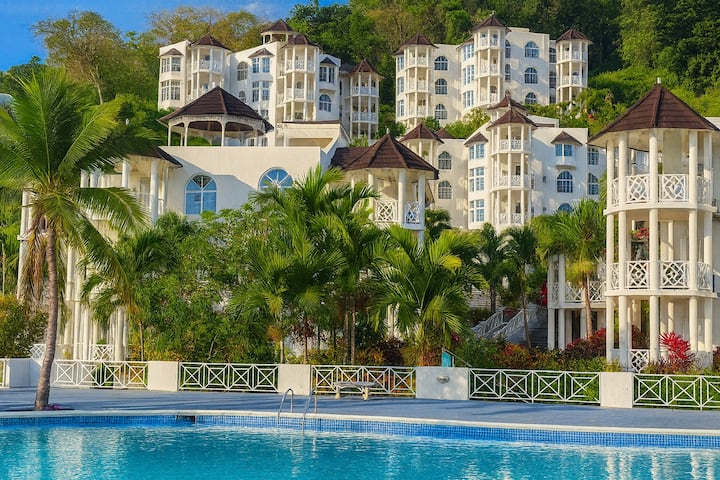 Columbus Heights Ocean View & Pier View 2 - Jamaica
