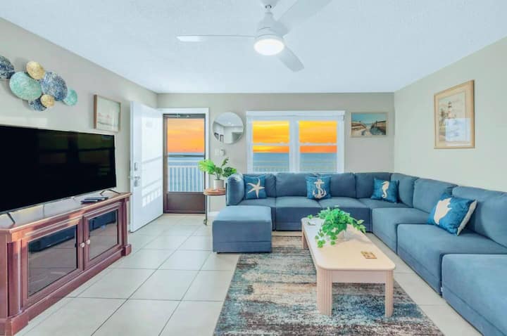 Ocean View, Private Balcony, Penthouse #609 - Treasure Island, FL