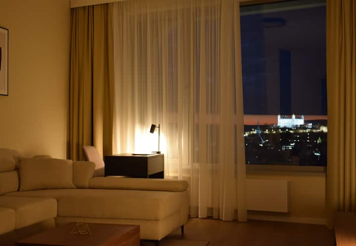 Sky Park City Centre 1br High Fl - Pozsony