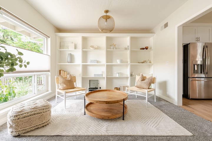 Stylish Home W Pool & Spa - Ventura County, CA