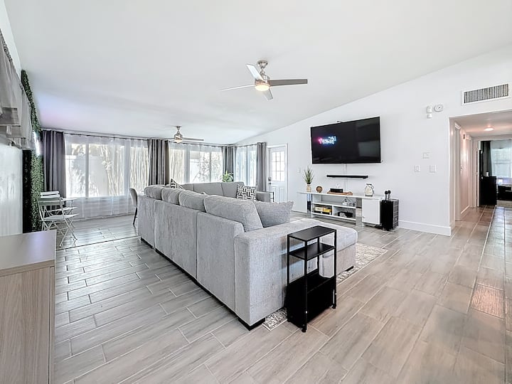 Modern Nest In South Tampa - Tampa, FL