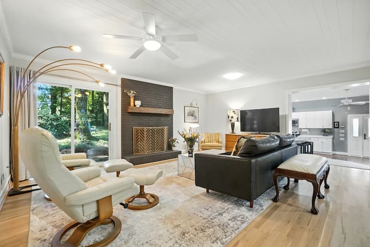 Designer Mid-century Family Get Away - Harrisburg, NC