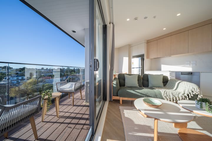 Suites With Balcony - Auckland