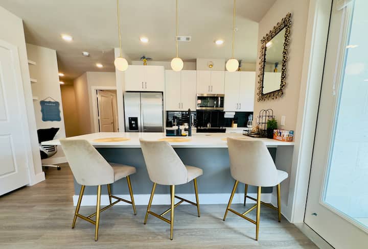 Austin Group Ready 2br | Near Domain | Gym + Pool - Austin, TX