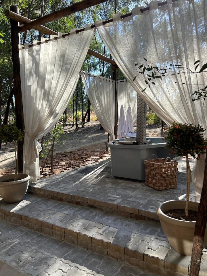 Gumwood Cabin & Hot Tub In Pta - South Africa