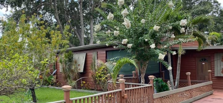 Oaks And Palm Resort
3 Bedroom House
5 Beds - Lakeshore, FL