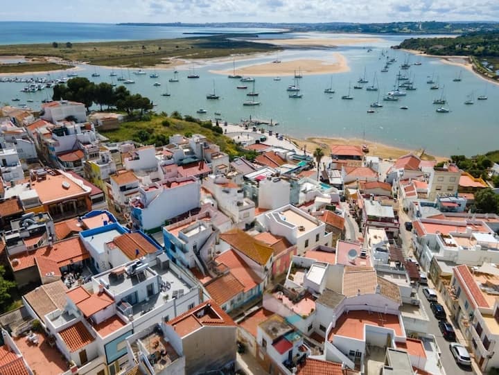 Central And Cozy Townhouse - Alvor