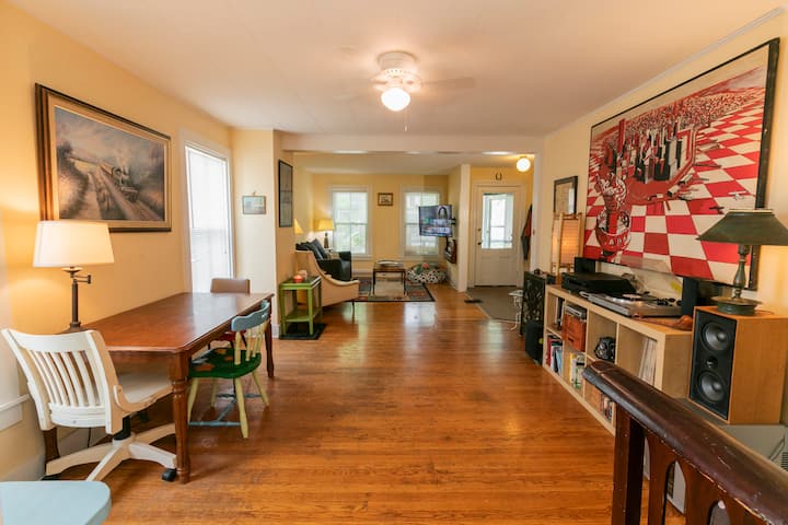 Cayuga House Bohemian 3bd - Ithaca, NY