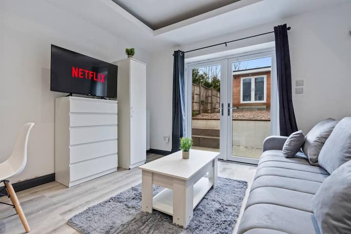 Large Banbury House • Sleeps 10 - Banbury