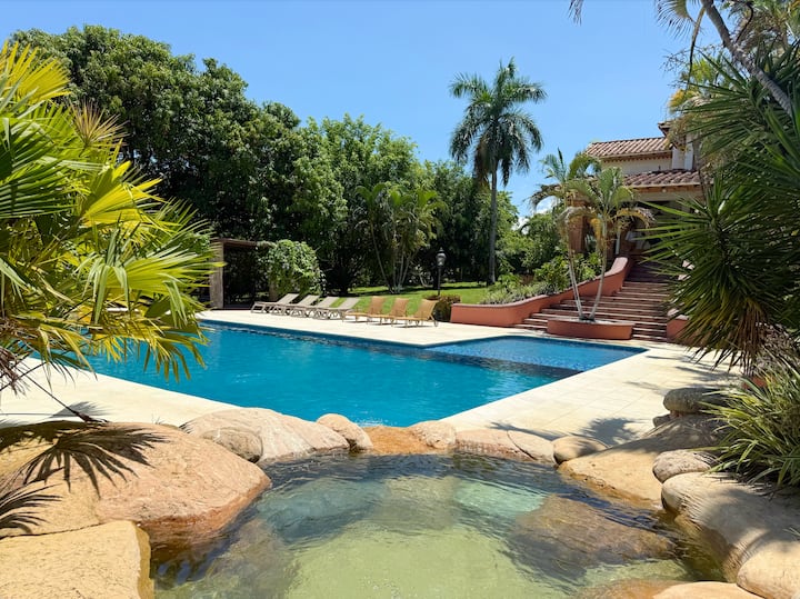 Hermosa Finca En San Jerónimo Con Piscina - Billar - San Jerónimo