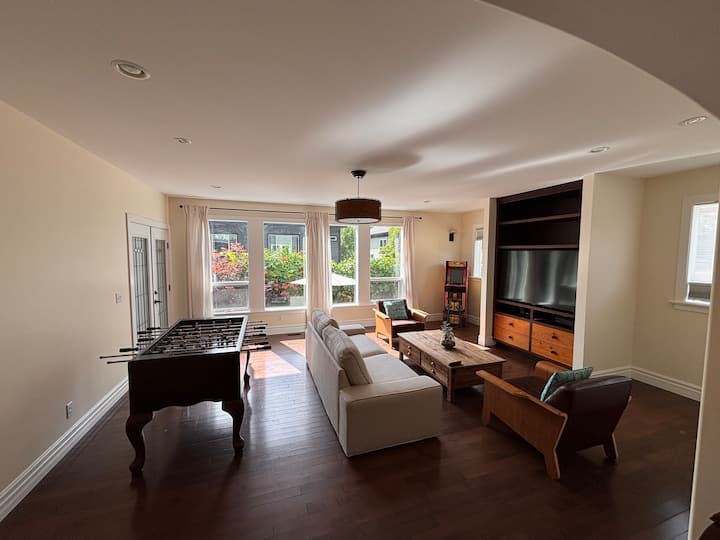 Emerald In The City, 5br+1 Downtown Retreat - Vernon