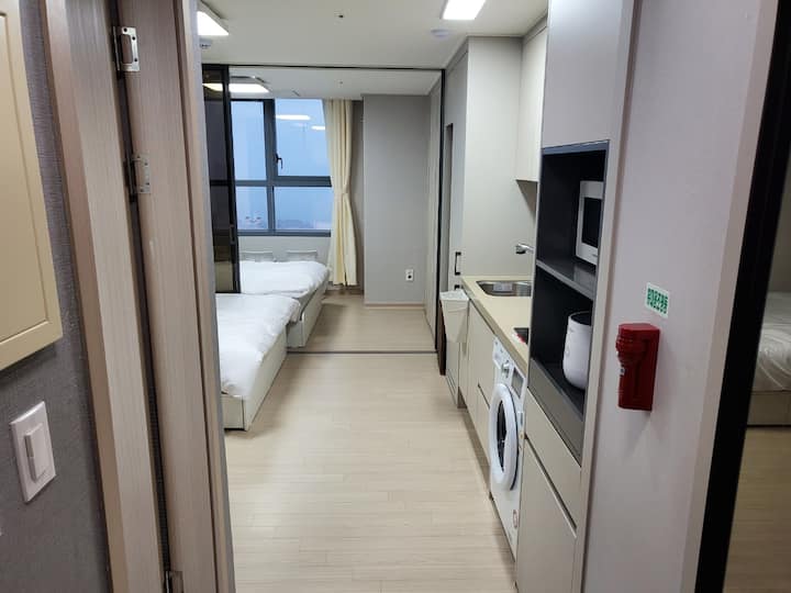 동해 파인앤유 오션시티 1607호 오션뷰 라텍스 트윈베드(All 새제품  5월 신규객실) - Donghae-si