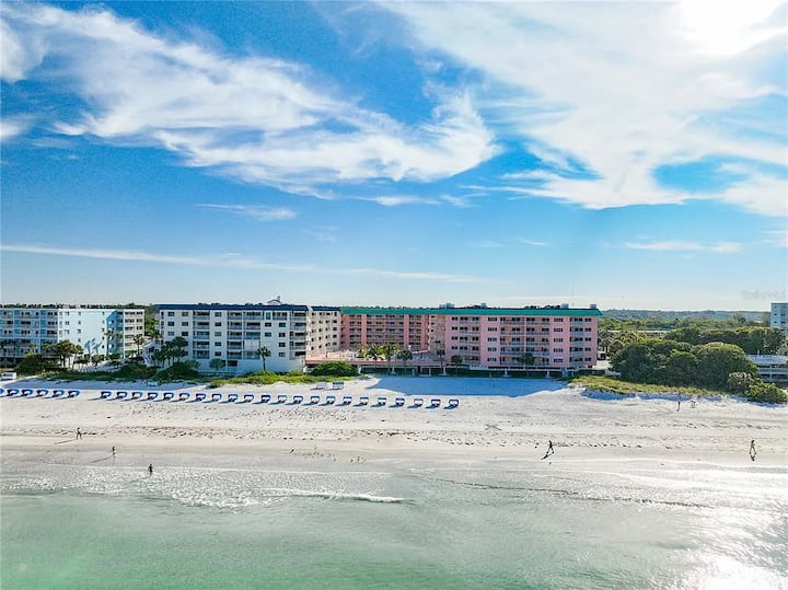 Oceanfront Condo The Beach Cottage Indian Shores - Redington Beach, FL