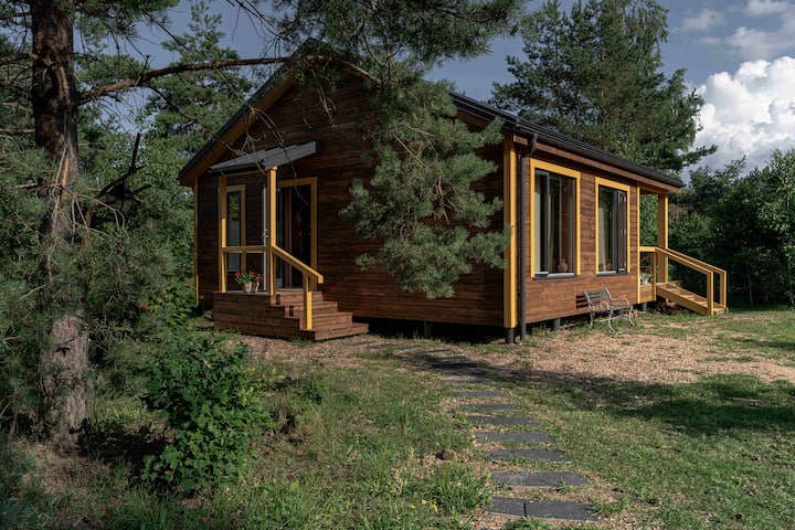 Get Lost In Lt: Yellow Cabin - Lituania
