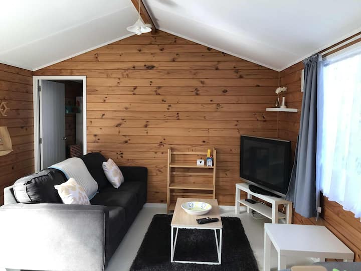 Tui Cottage - 2 Bedrooms In Howick - Warm + Cosy - Auckland