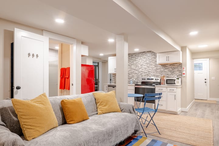 Charming 2br Apartment – Walk To Alberta - Portland, OR