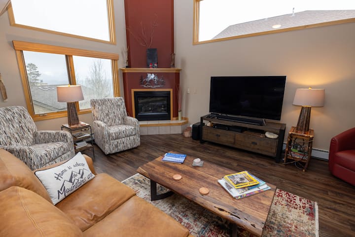 Mountain Home With Private Hot Tub & Great Views - 銀座