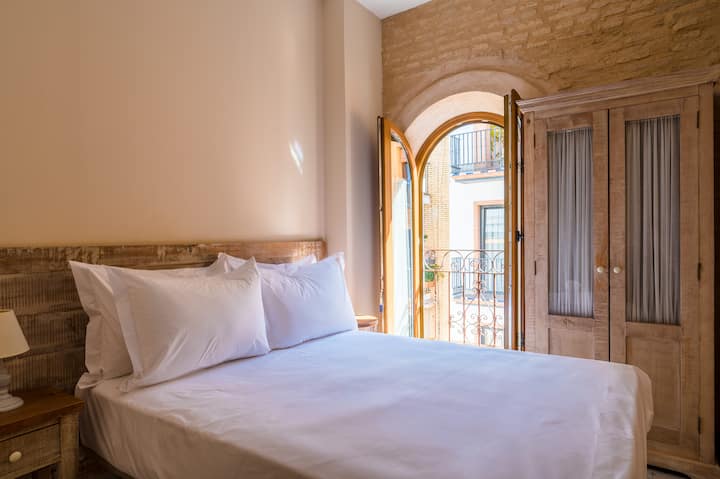 Apartment With Balcony In The Center Of Triana - Seville