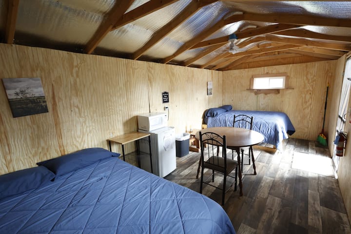 Rustic Cabin - Kent State University, Kent