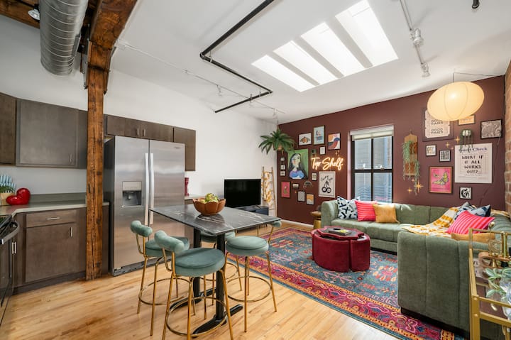 Designer Loft In The Heart Of Des Moines - Blank Park Zoo, Des Moines