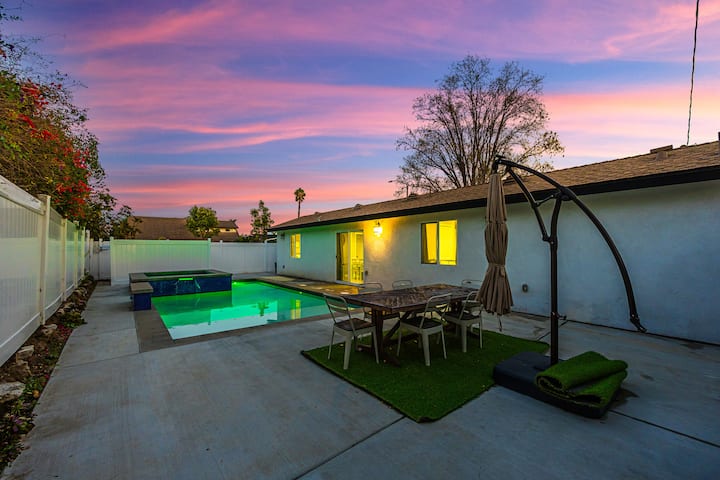 Family 6br Villa • Heated Salt Pool/spa To Disney - Fullerton, CA