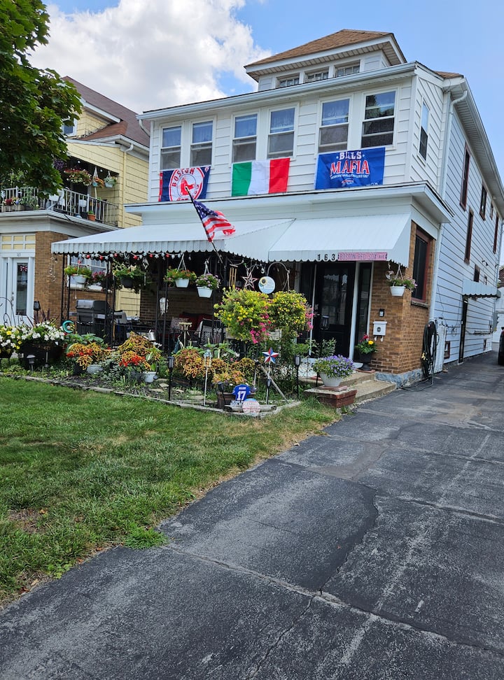 Comfy & Cozy 3 Bedroom-1 Bath Upper - Buffalo, NY