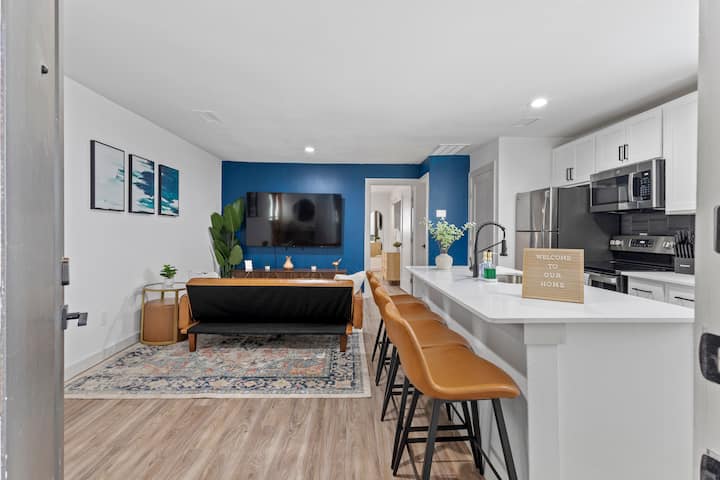 Near Medical District & Walkable To Oak Lawn Bars - Dallas, TX