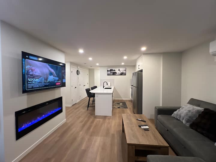 2-bedroom Suite Near Yyc Airport - Calgary