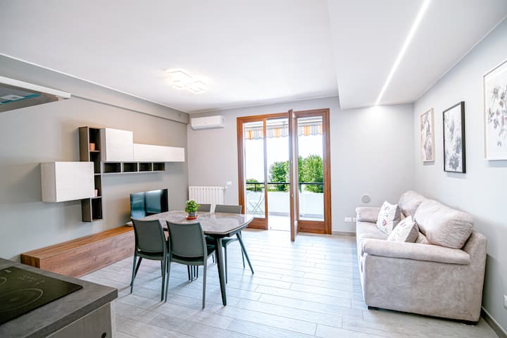 Balcone Vista Lago | Dimora Aurelia + Piscina - Desenzano del Garda