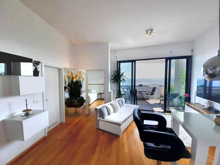 Luxury Haven With Stunning Ocean Views - Koper