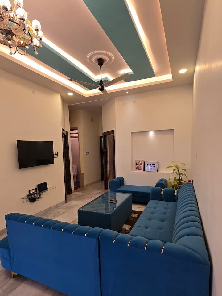 Aditi Premium Homestay Gf- 2bhk - Jabalpur